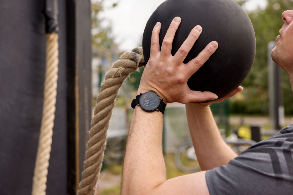 Triacle Legacy One Fitness smartwatch, guld/vit - Power.se