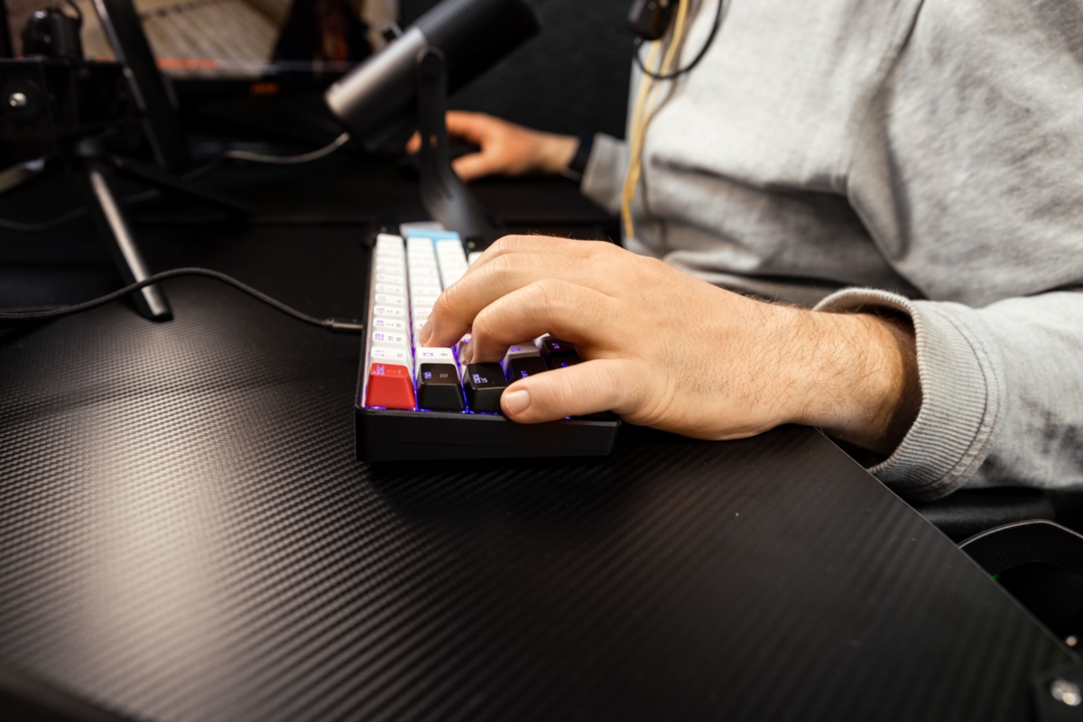 Cepter Khan Neo Mini gaming tastatur - POWER.dk