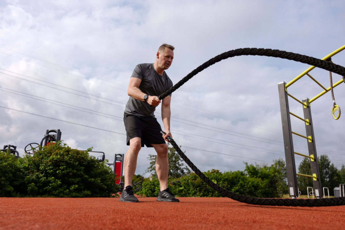 Triacle Legacy One Fitness smartwatch, guld/vit - Power.se