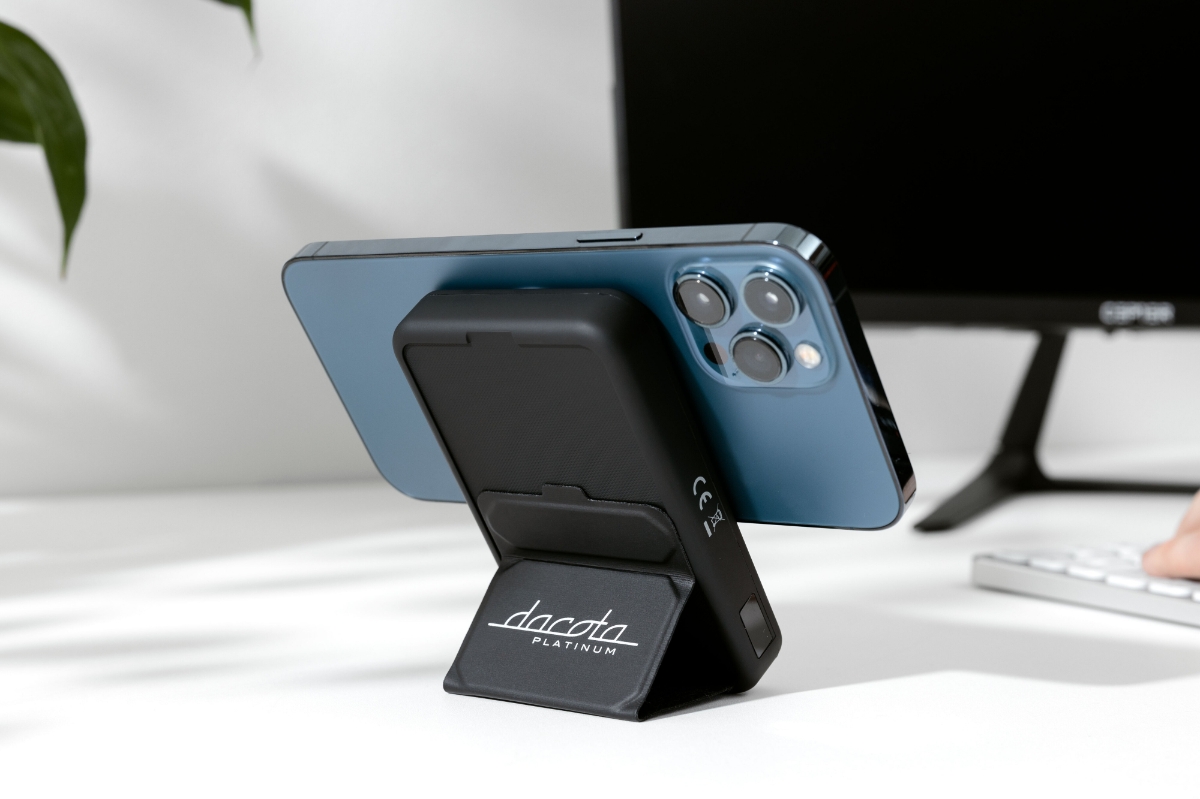 Dacota Platinum magnetisk powerbank 10.000 mAh, sort - POWER.dk