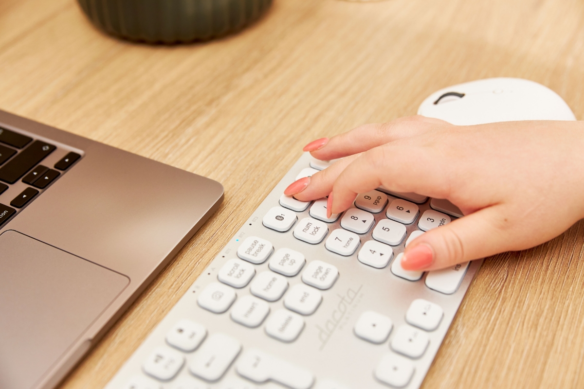 Dacota Platinum K350BT trådløst tastatur - POWER.dk