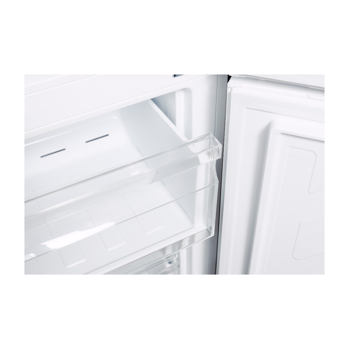Point 5-series RF440DW combi refrigerator - Life made easier